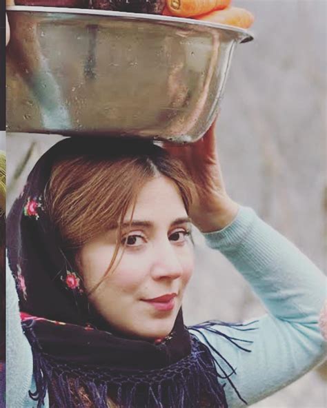 ‎نازیلا شرقپور٫ طبیعت گردی٫آشپزی در طبیعت٫‎ ‎نمی دانی چه زیباست فصل جمع آوری محصول مان وخرمن