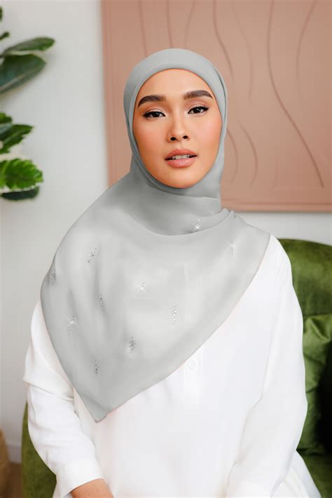 Radiusite Online Fashion Shawl Tudung Bawal Khimar Dan Jubah Umrah Headscarves Basic