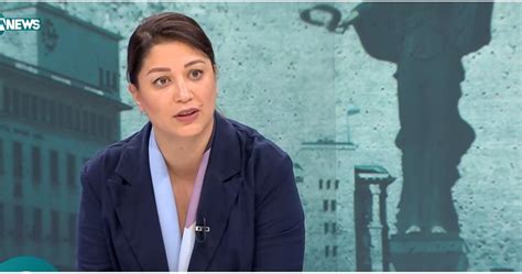 Евелина Славкова Шансът да има правителство с първия мандат е по голям