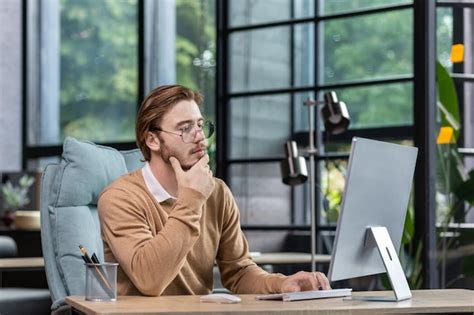 Premium Photo Successful Young Man Programmer It Developer Software