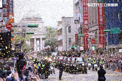 快訊台灣尚勇大遊行棒球英雄搭軍卡亮相超帥氣球迷夾道歡迎 運動 三立新聞網 SETN