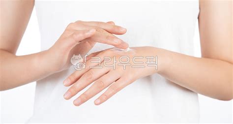 뷰티 컨셉 연출 케어 신체 사진이미지일러스트캘리그라피 Ddong작가