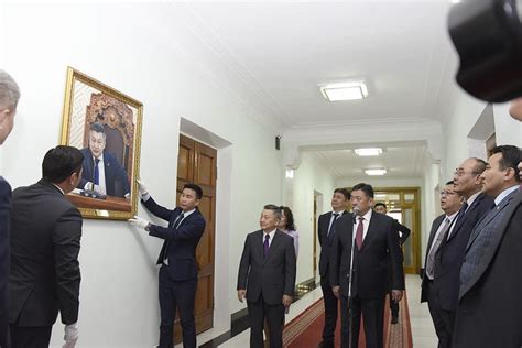 УИХ ын дарга асан З Энхболдын хөрөг зургийг Төрийн ордонд байрлууллаа