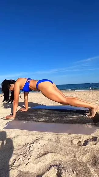 Sarah Roy Fitness Model