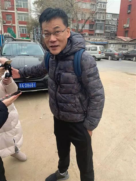 独家直击李国庆俞渝离婚案现场女方缺席男方要求平分百亿家产 深网 知乎