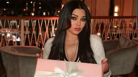 ملابس لافتة هيفاء وهبي تخطف الأنظار على إنستجرام