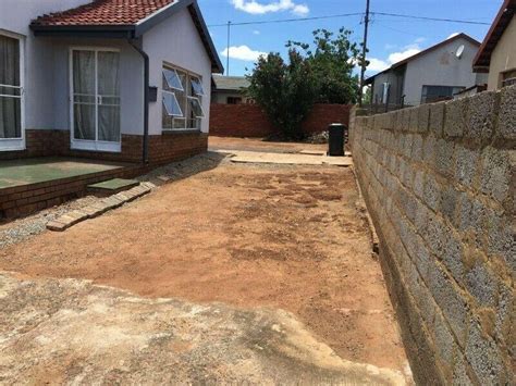 Block Dd Huge House In Soshanguve Public Ads 163400