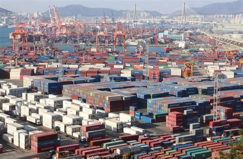 지난해 수출 역대 최대12월 66 늘어 15달 연속 증가세