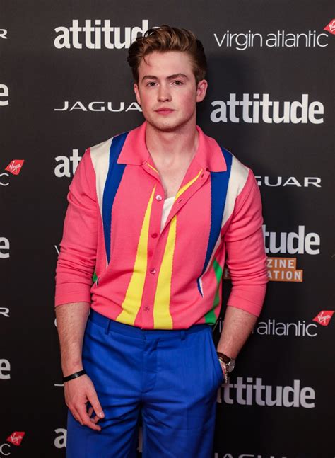 더쿠 ‘하트스토퍼 키트 코너의 커밍아웃