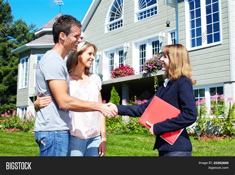 Imagen Y Foto Familia Feliz Con Prueba Gratis Bigstock