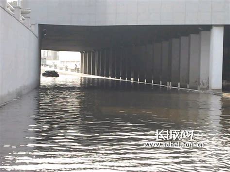 天津：地道积水致多车车牌掉落 交警发布遗失信息组图 搜狐新闻