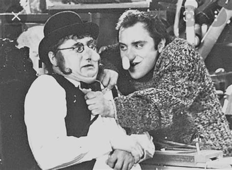 Создать мем шоу долгоносиков фильм молодой чарли чаплин чарли чаплин