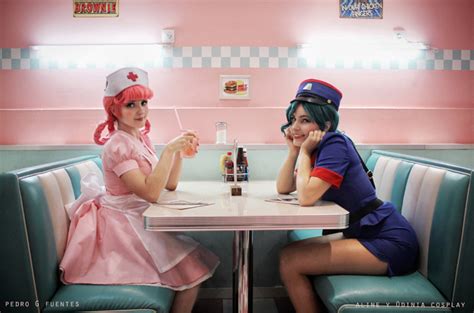 Cosplay De Policial Jenny E Enfermeira Joy De Pokémon