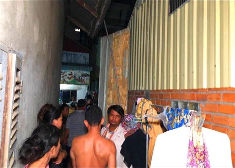 ស្ត្រី មេម៉ាយ ម្នាក់ មាន ជំងឺ ប្រចាំ កាយ ប្រេីកូនទៅទិញថ្នាំពេទ្យ