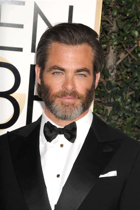 Download Chris Pine [wallpaper] Wallpaper