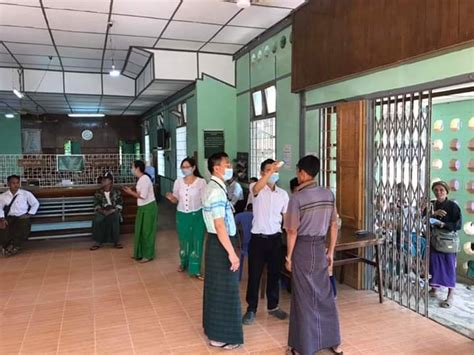 လှိုင်းဘွဲမြို့ မြန်မာ့စီးပွားရေးဘဏ်တွင် ပင်စင်လာရောက် ထုတ်ယူသူများအား ကိုရိုနာဗိုင်းရပ် စ် ရောဂ