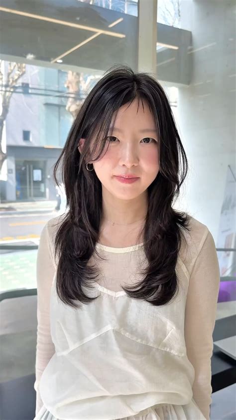 홍대미용실 경자 페브점 해은 세미허쉬컷 레이어드펌 염색 탈색 러블리한 잔머리 하이레이어드 컷의 조합 ⠀ 고객님은 한 달 전 커트하셨는데 손질이 잘 안되서 손질이