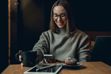 How To Turn A Girl On Over Text 18 Hot Sexting Examples