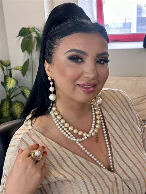 Adriana Bahmuteanu 87 Unica Ro