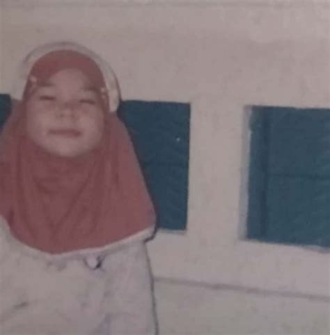 Inaya Rahmanisa Medium