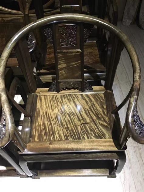 陰沉木金絲楠皇宮椅三伯回國看上的一套椅子 每日頭條