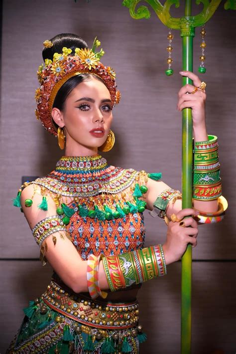 ស្រស់ស្អាត និងមានអត្ថន័យ ឈុតតំណាងជាតិបវរកញ្ញាចក្រវាលកម្ពុជា ដែលត្រៀមយកទៅប្រកួត បវរកញ្ញាចក្រវាល