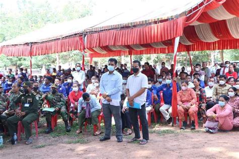 ឯកឧត្តម ម៉ៅ ធនិន ដោះ ស្រាយសំណុំរឿងបាន១៦ ករណីនៅស្រុកជុំគិរី ក្រសួងព័ត៌មាន