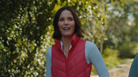 Leslie Bibb Zookeeper