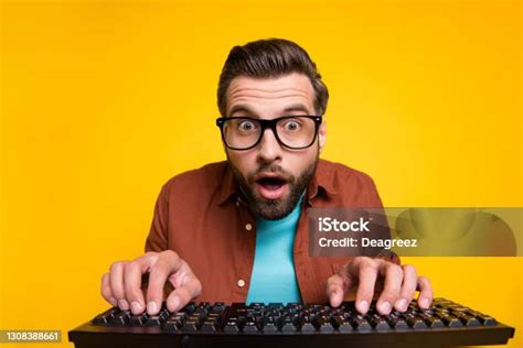 Photo Portrait Of Bearded Man Staring Playing Video Game Crazy Nerd Pressing Keyboard Spectacles
