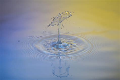 무료 이미지 하락 액체 하늘 웨이브 바람 얼음 반사 스프레이 푸른 똑똑 떨어지는 물방울 소리 물 특징 매크로 사진 주입하다 대기 현상 지구의