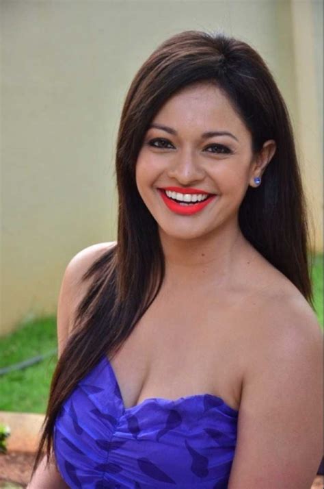 Pooja Kumar Hot Photos Filmibeat