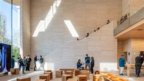Ten Foster Partners Designed Apple Stores