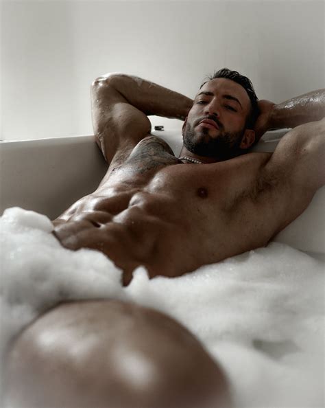 MODELS IN AROUND BATHTUBS MATTHEW S ISLAND