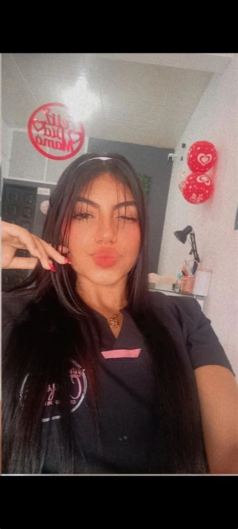 Bely Skinny Cam Model Profile Stripchat