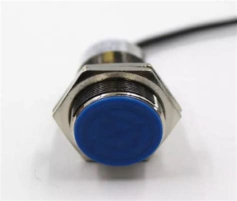10 Mm Omron Inductive Proximity Sensor 24 V Pnp At Rs 500 In Badlapur
