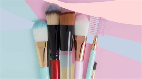 How To Clean Your Makeup Brushes Step By Step Glamour Uk