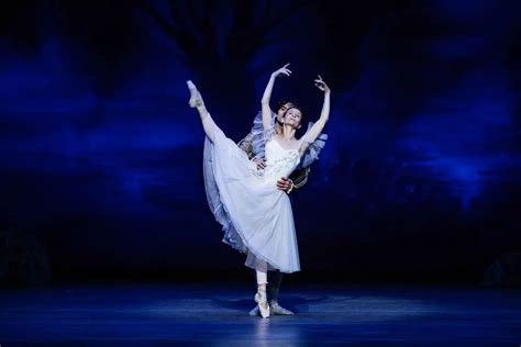 Giselle With Alina Cojocaru And The United Ukrainian Ballet