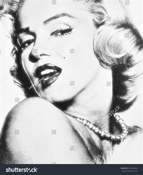 Marilyn Monroe Pose Images Stock Photos Vectors Shutterstock