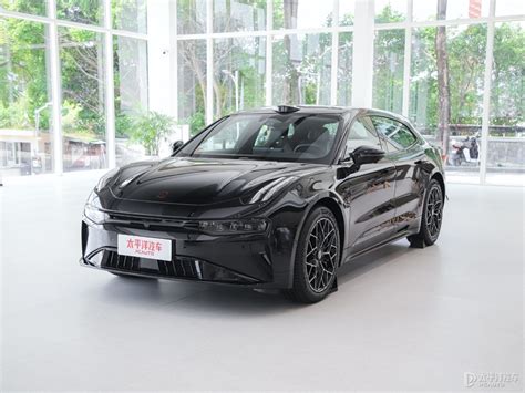 极具质感的极氪001银色哑光改色效果究竟怎么样 太平洋汽车百科