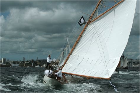 무료 이미지 바다 차량 돛대 선박 대형 평저선 큰 포장 마차 돛단배 항해중인 배 긴 배 수집하는 오래된 보트 2012 년 브레스트 브레스트 항구