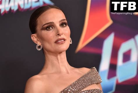 Natalie Portman Flaunts Her Sexy Legs At The Thor Love And Thunder