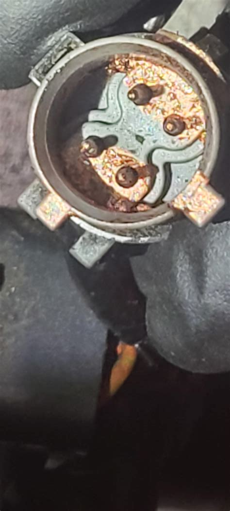 Customer States The ECU Fuse Blows After Replacing An O2 Sensor Justrolledintotheshop