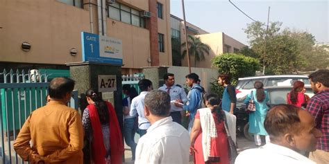 JEE Main IIT Delhi Alumni To Help Babes Reach Exam Centres