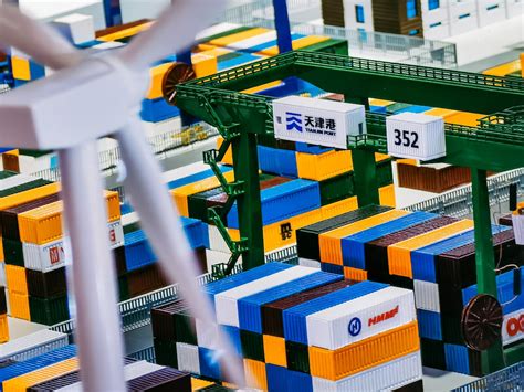 How To Improve Supply Chain Operations Using Data Tech And Collaboration