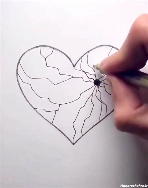 21 عکس از دو دوست صمیمی نقاشی که قلب ها را به رنگین کمان تبدیل می‌کنند