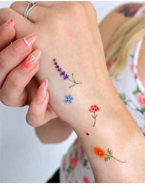 Pin By Angeles Scarlett On Tatto Small Hand Tattoos Hand Tattoos
