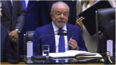 Lula Homenageia Povo Do Piauí Com Caneta Que Ganhou Em 1989