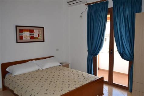 Pellumb Apartments Ksamil Logitravel