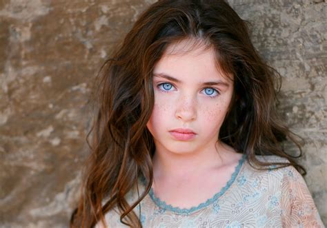 Lilly Kruk Cliquer 3 Fois Pour Bien Apprécier La Photo Pretty Eyes Most Beautiful Eyes