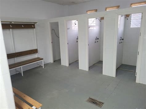 Encontramos Zonas De Duchas En Los Vestuarios Tanto Femeninos Como
